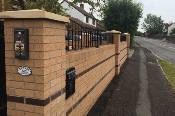 ‘The Westbury’ – Steel Decorative Straight Top Automatic Gate - ELEX-GATES