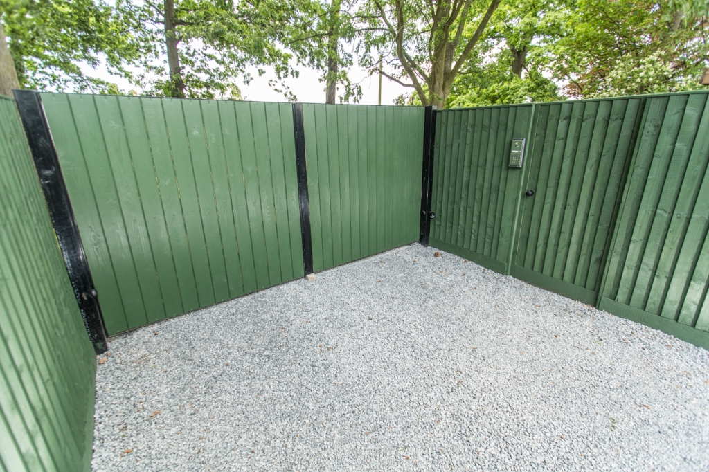 Discrete Residential Gate Installation | ELEX GATES